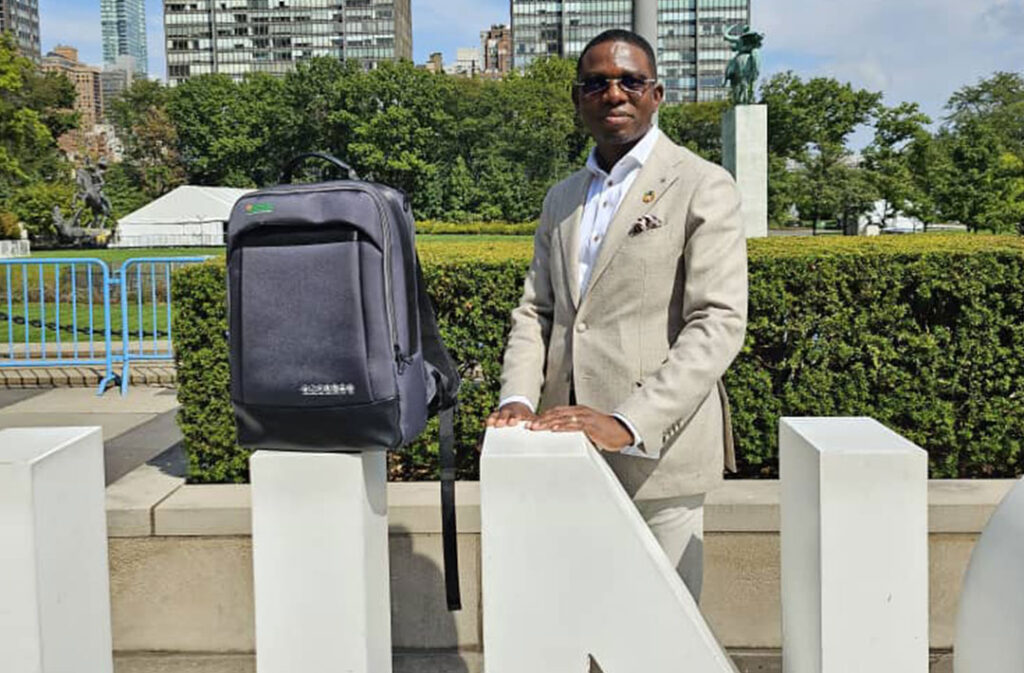 Presentation of the IRESS Solar Inverter Backpack to the Governor of ...